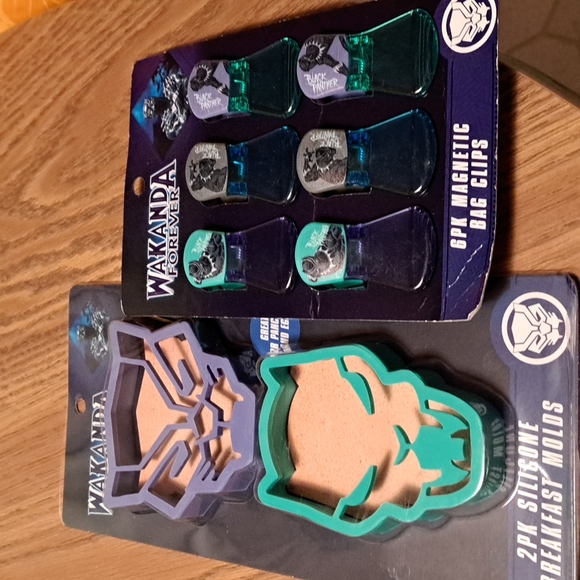 Marvel | Other | Marvel Black Panther Breakfast Molds Magnetic Bag ...